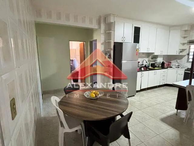 Casa em Jardim Bela Vista, São José dos Campos/SP de 230m² 4 quartos à venda por R$ 639.900,00
