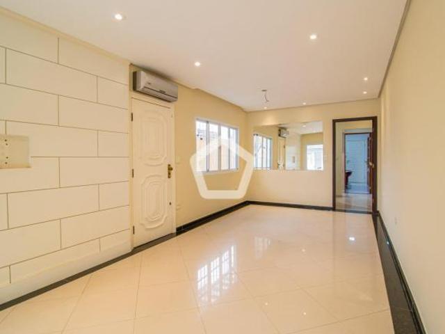 Casa em Jardim Caravelas