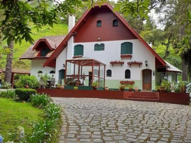 Casa à Venda em Jardim Cataguases, Campos do Jordão – 7 Suítes