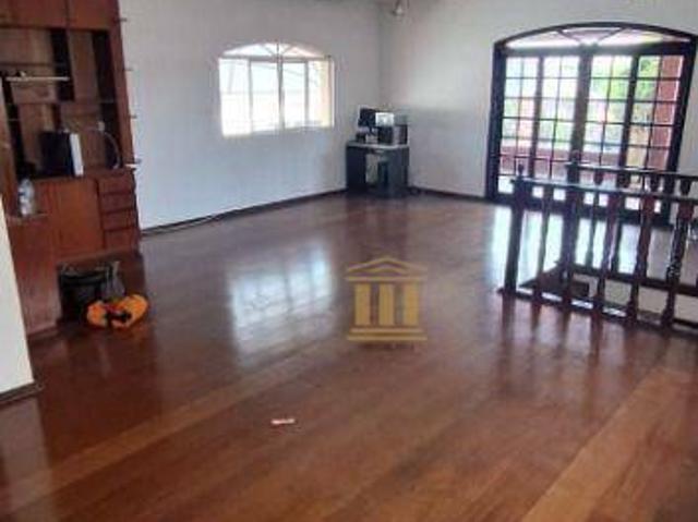Casa em Jardim Colonial, São José dos Campos/SP de 400m² 5 quartos à venda por R$ 848.900,00