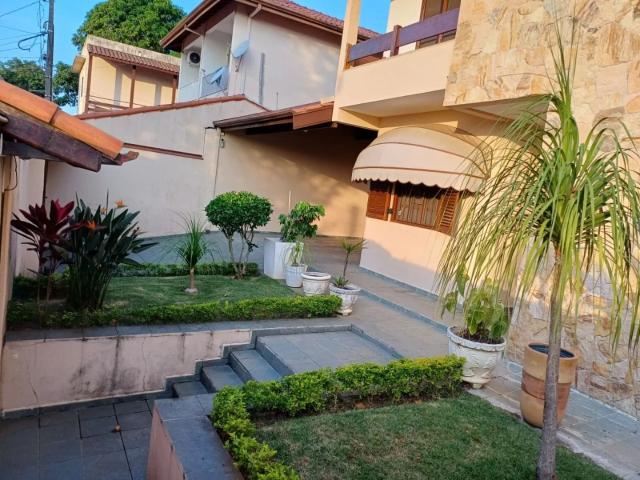 Casa em Jardim das Indústrias, São José dos Campos/SP de 310m² 3 quartos à venda por R$ 1.599.900,00