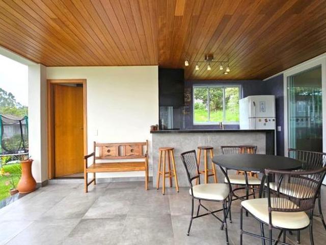 Casa em Jardim Indaiá, Embu das Artes/SP de 281m² 5 quartos à venda por R$ 2.360.000,00