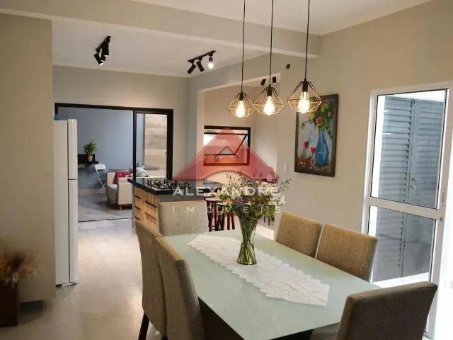 Casa em Jardim Ismênia, São José dos Campos/SP de 140m² 3 quartos à venda por R$ 714.900,00