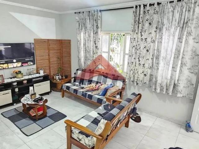 Casa em Jardim Ismênia, São José dos Campos/SP de 147m² 3 quartos à venda por R$ 800.000,00