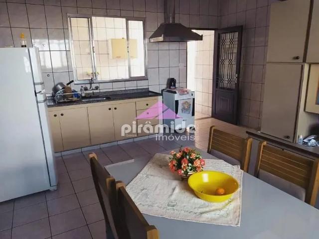 Casa em Jardim Ismênia, São José dos Campos/SP de 162m² 3 quartos à venda por R$ 679.000,00