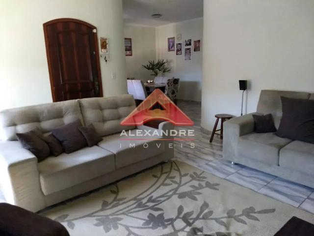 Casa em Jardim Ismênia, São José dos Campos/SP de 220m² 3 quartos à venda por R$ 749.000,00