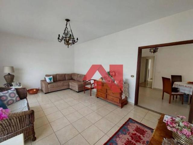 Casa em Jardim Itacolomi, Mogi Guaçu/SP de 180m² 3 quartos à venda por R$ 510.000,00