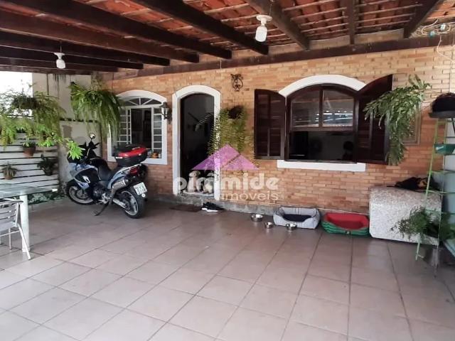 Casa em Jardim Jaqueira, Caraguatatuba/SP de 300m² 3 quartos à venda por R$ 799.900,00