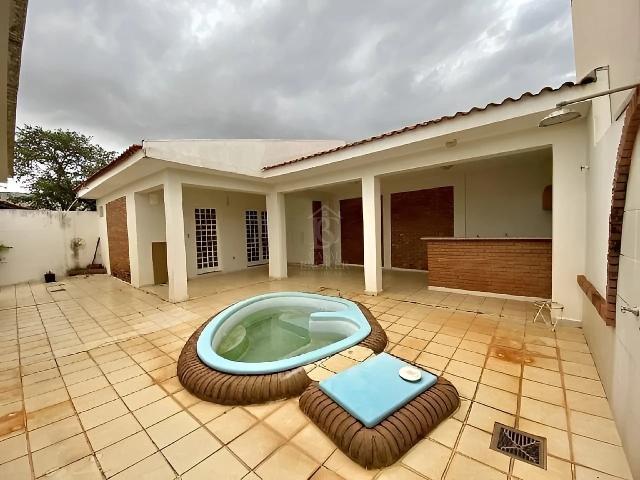 Casa em Jardim Maria Izabel, Marília/SP de 0m² 3 quartos para locação R$ 6.000,00/mes