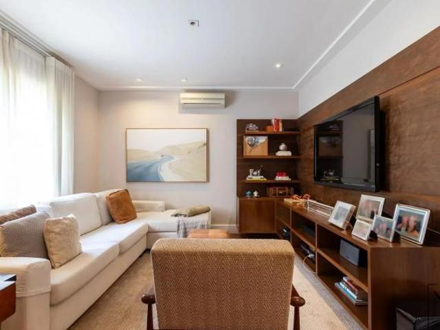 Casa em Jardim Petrópolis, São Paulo/SP de 710m² 5 quartos à venda por R$ 7.900.000,00