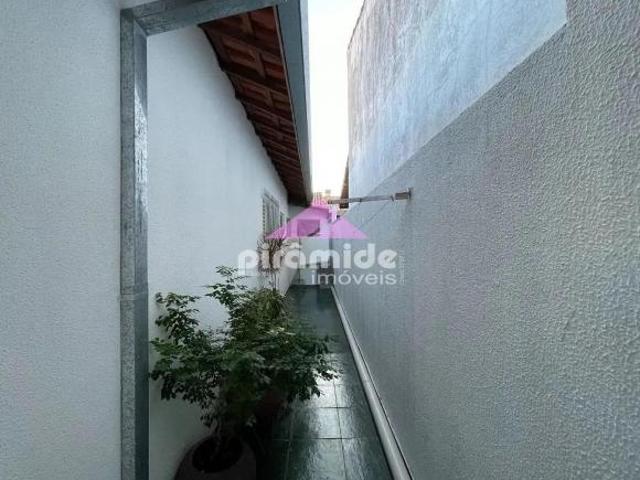 Casa em Jardim Portugal, São José dos Campos/SP de 199m² 3 quartos à venda por R$ 800.000,00