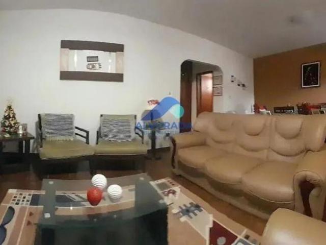 Casa em Jardim Portugal, São José dos Campos/SP de 237m² 3 quartos à venda por R$ 800.000,00 ou para