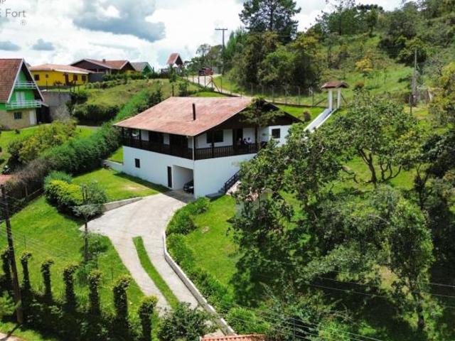 Casa em Jardim Rachel Águas de Santa Bárbara