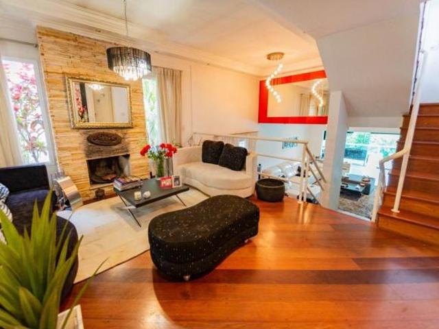 Casa em Jardim São Vicente, Cotia/SP de 280m² 4 quartos à venda por R$ 2.000.000,00