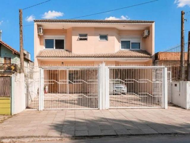 Casa em Jardim Sabará