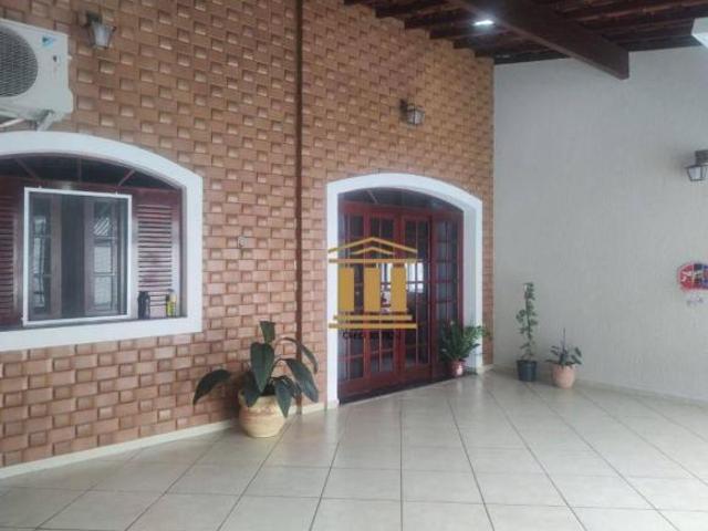 Casa em Jardim Satélite, São José dos Campos/SP de 250m² 5 quartos à venda por R$ 1.590.000,00