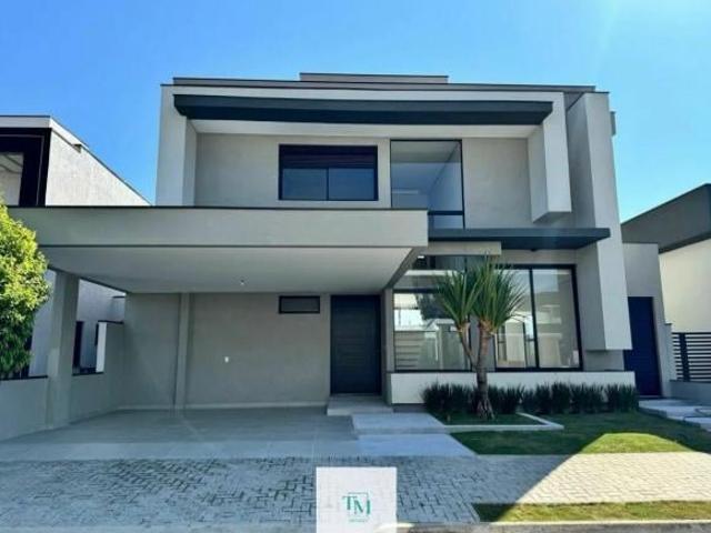 Casa em L 4 suítes Aruanã SJC/SP