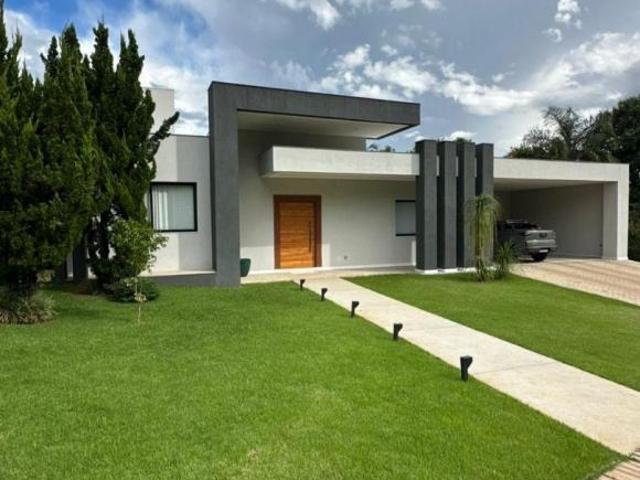 Casa em Lagoa Santa no Condomínio Bouganville