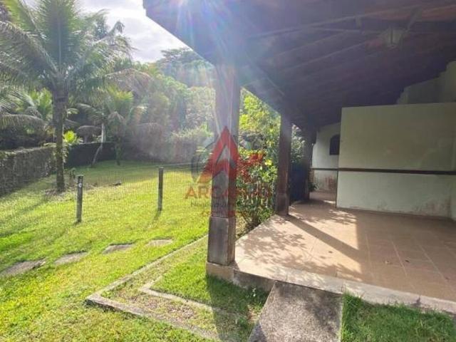 Casa em Lagoinha, Ubatuba/SP de 180m² 4 quartos à venda por R$ 1.400.000,00