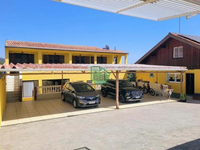 Casa em local alto e com piscina grande à venda no condomínio Jardim Cinco Lagos, Mairiporã