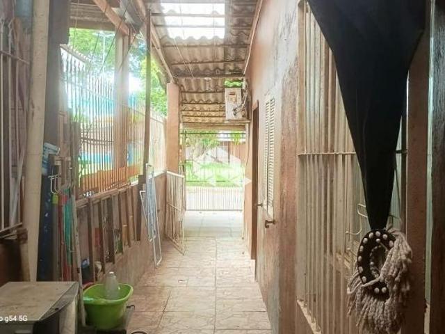 Casa em localização previlegiada em bairro em Porto Alegre
