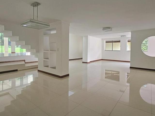 CASA EM LOCALIZAÇÃO PRIVILEGIADA! SHIS QI 16, LAGO SUL