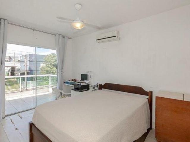 Casa em Lomba do Pinheiro