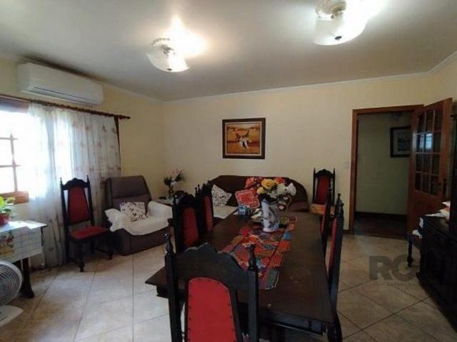 Casa em Lomba do Pinheiro