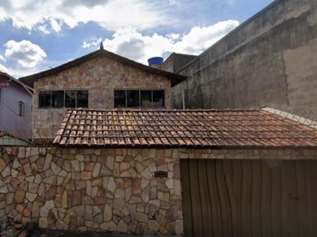 CASA EM LOTE 200m2