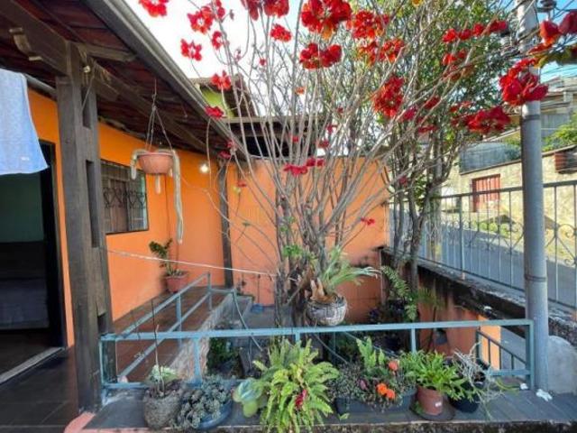 CASA EM LOTE 360m2