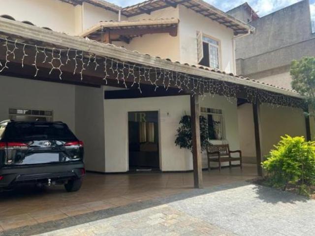 CASA EM LOTE 360m2