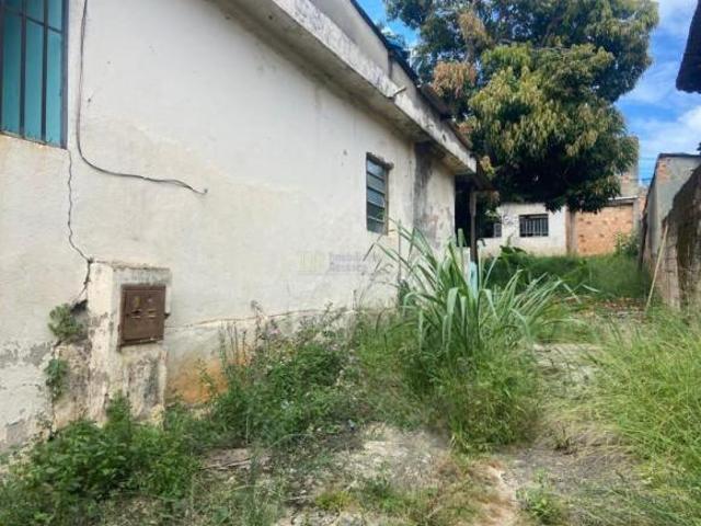 CASA EM LOTE 360m2