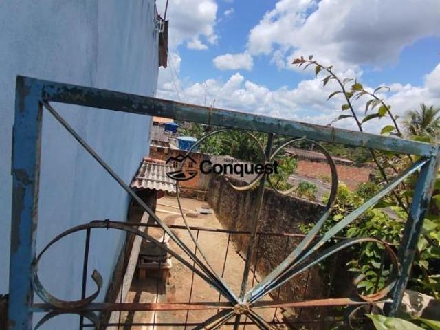 Casa em lote 360m², 02 Quartos, 03 vagas de garagem