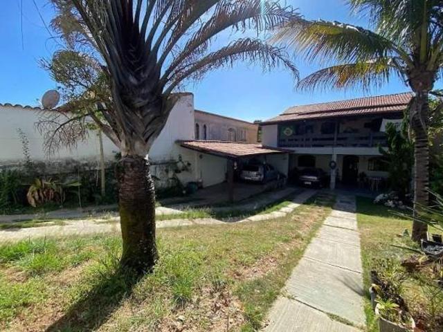 Casa em lote 400m² 5 quartos 06 vagas de garagem no Bairro Três Barras