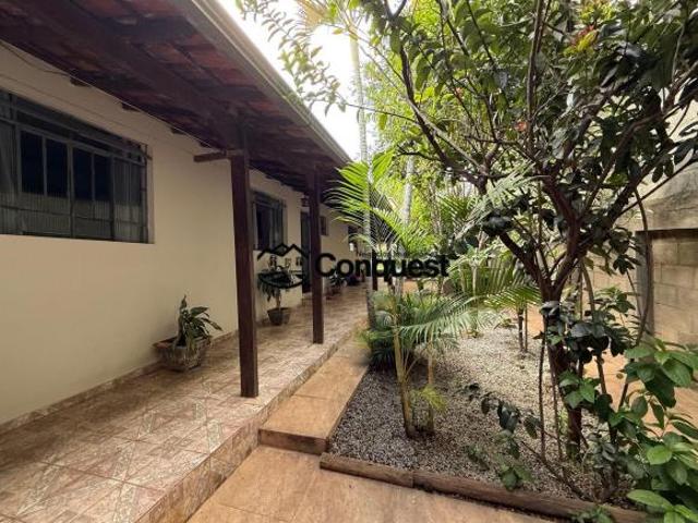 Casa em Lote 400m², 03 Quartos com suíte bairro Novo Progresso Contagem