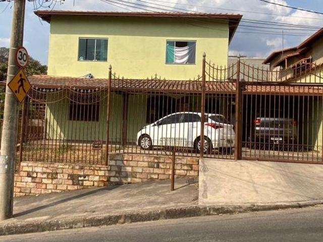 casa em lote de 360m² + 2 apartamentos $ 800K