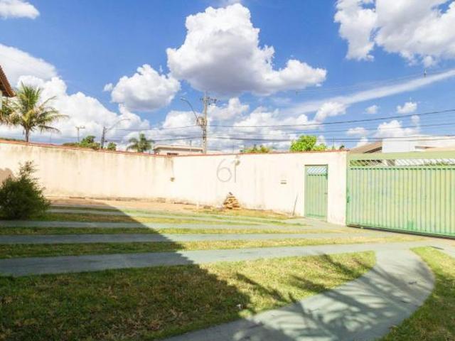 CASA EM LOTE DE 600M²