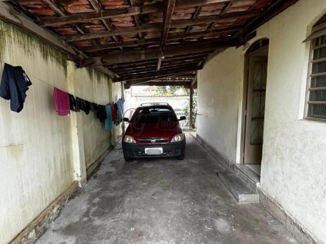 Casa em lote inteiro à venda no bairro Espírito Santo em Betim