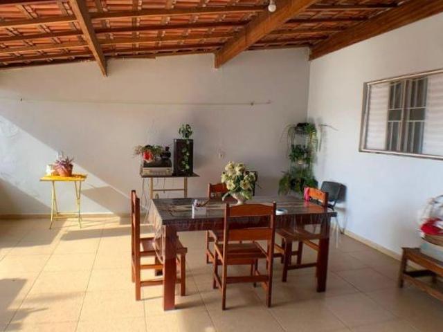 CASA EM LOTE INTEIRO À VENDA NO BAIRRO MORUMBI – POUSO ALEGRE