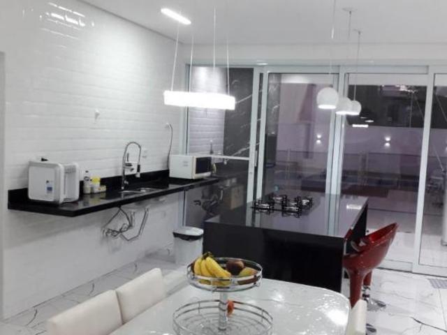 Casa em loteamento fechado, oportunidade de negócio, localização privilegiada, com natureza e uma am