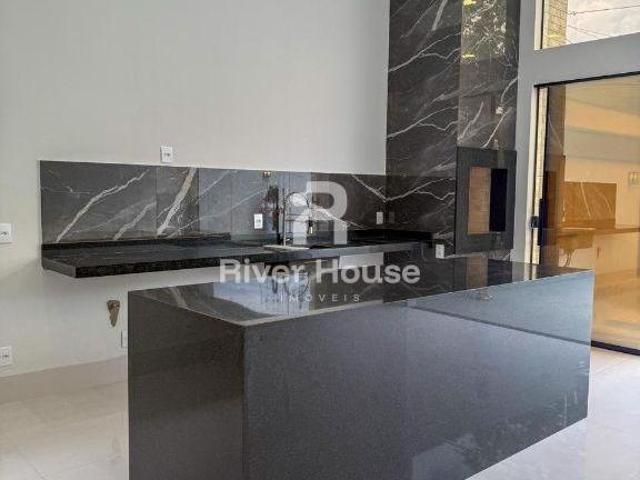 Casa em Parque Universitário, Cuiabá/MT de 135m² 3 quartos à venda por R$ 760.000,00