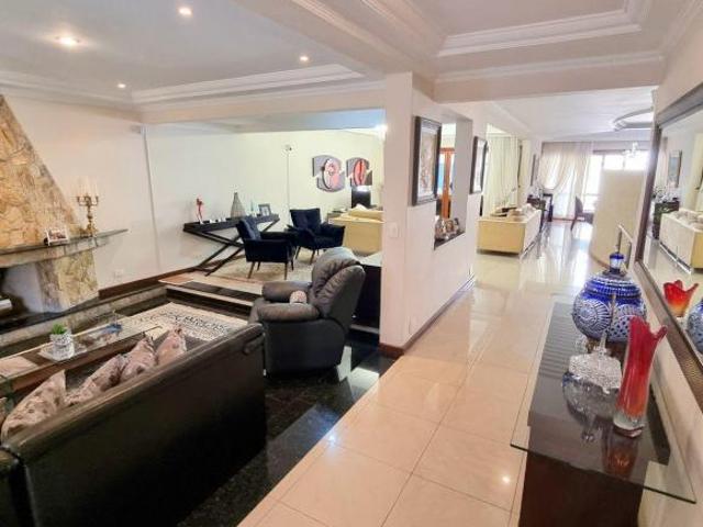 Casa em Parque dos Príncipes, São Paulo/SP de 480m² 5 quartos à venda por R$ 2.500.000,00