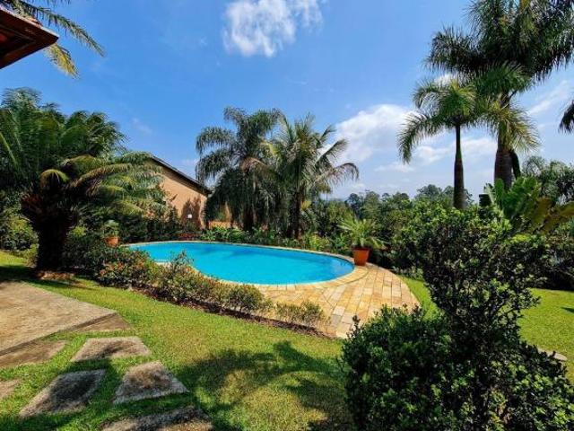 Casa em Parque Ideal, Carapicuíba/SP de 368m² 5 quartos à venda por R$ 1.500.000,00