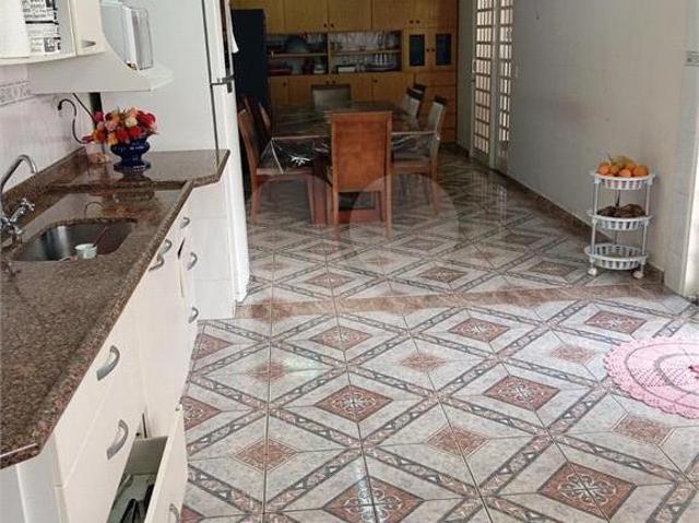 Casa em Parque Residencial Eloy Chaves, Jundiaí/SP de 230m² 3 quartos à venda por R$ 865.000,00