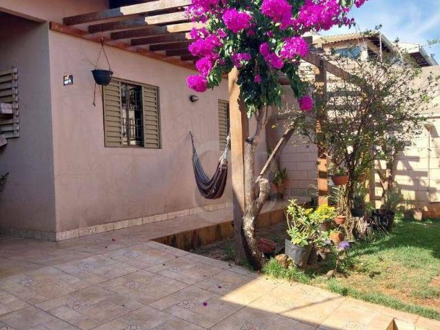 Casa em Parque Residencial João Piza, Londrina/PR de 180m² 3 quartos à venda por R$ 679.000,00