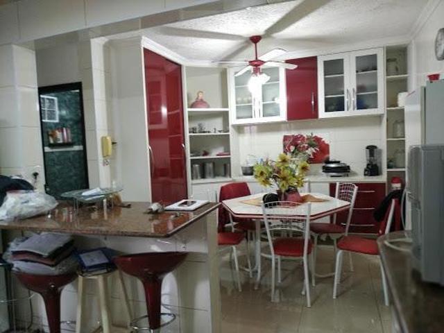 Casa em Parque Residencial Maria Elmira, Caçapava/SP de 160m² 2 quartos à venda por R$ 450.000,00