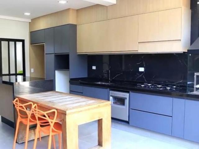 Casa em Parque Residencial Maria Elmira, Caçapava/SP de 250m² 3 quartos à venda por R$ 950.000,00