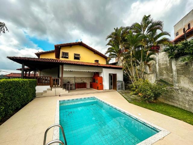 Casa em Pendotiba, Niterói/RJ de 300m² 4 quartos à venda por R$ 769.900,00