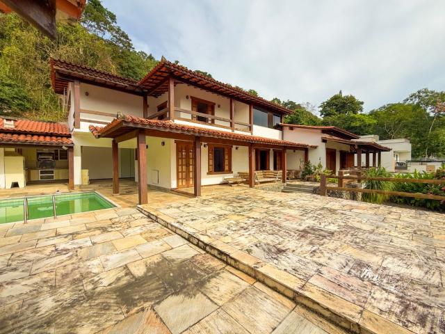 Casa em Pendotiba, Niterói/RJ de 360m² 4 quartos à venda por R$ 1.949.000,00