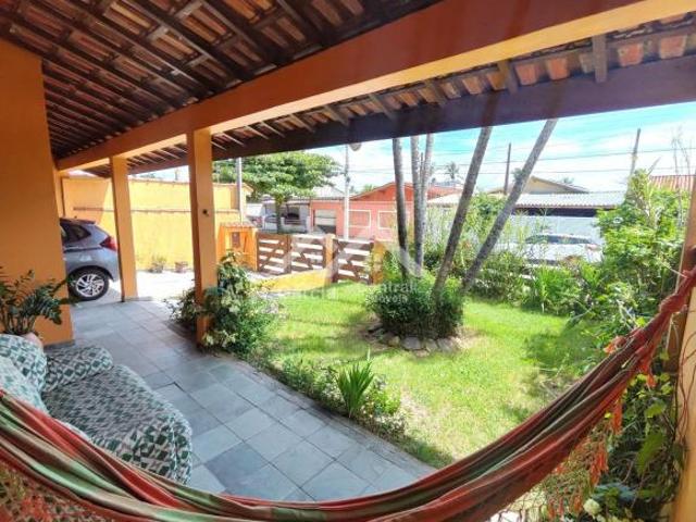 Casa em Peruíbe com piscina